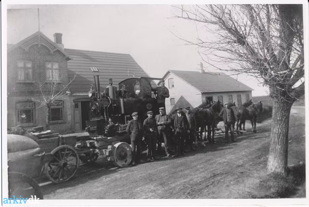 arkiv.dk | Transport af lokomotiv