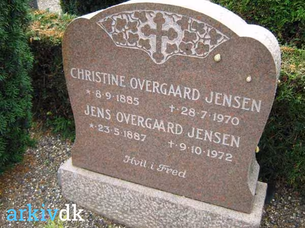 arkiv.dk | Gravsten over Jens og Christine Overgaard Jensen