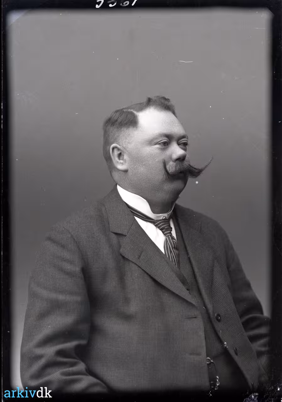 arkiv.dk | Ejendomshandler Rasmussen, Uggelhuse