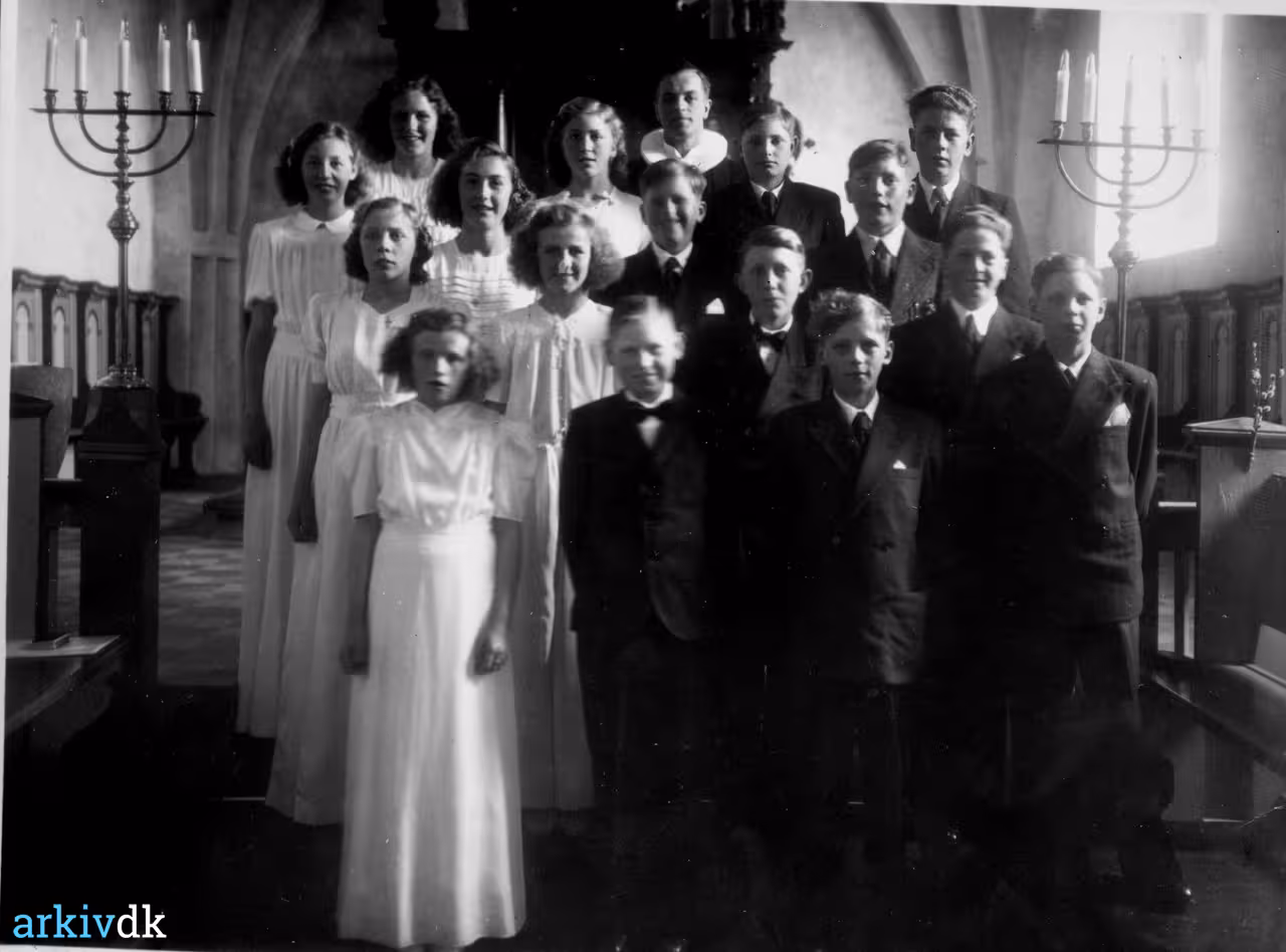 arkiv.dk | Konfirmander i Gamtofte Kirke, 1947/48