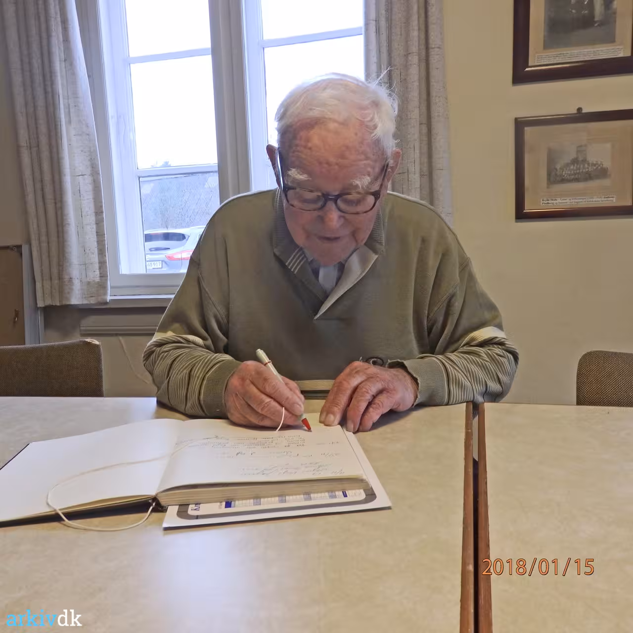 arkiv.dk | Åbent i Lokalhistorisk Arkiv, Tommerup. Besøg af Jens Rasmussen.