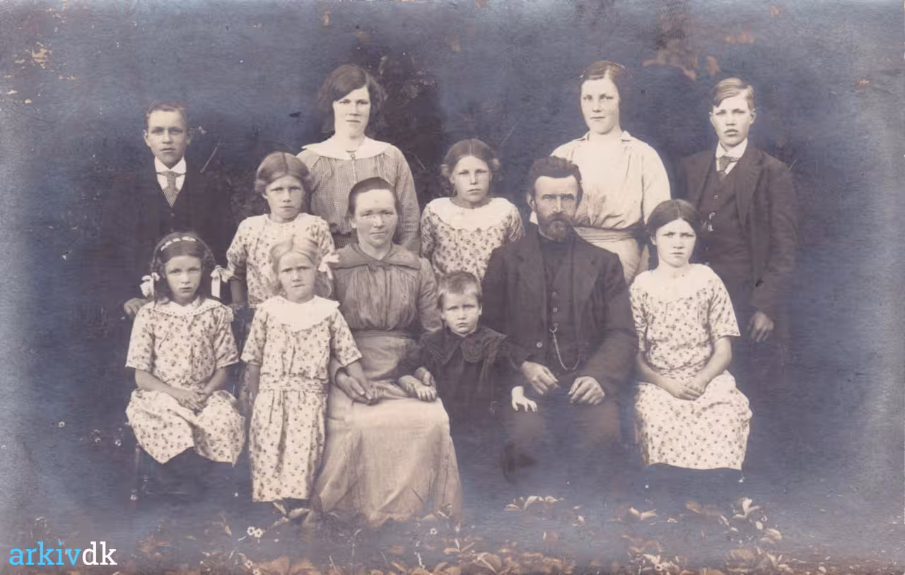 arkiv.dk | Husmand på Fandrup mark Rasmus Rasmussen og hustru Marie