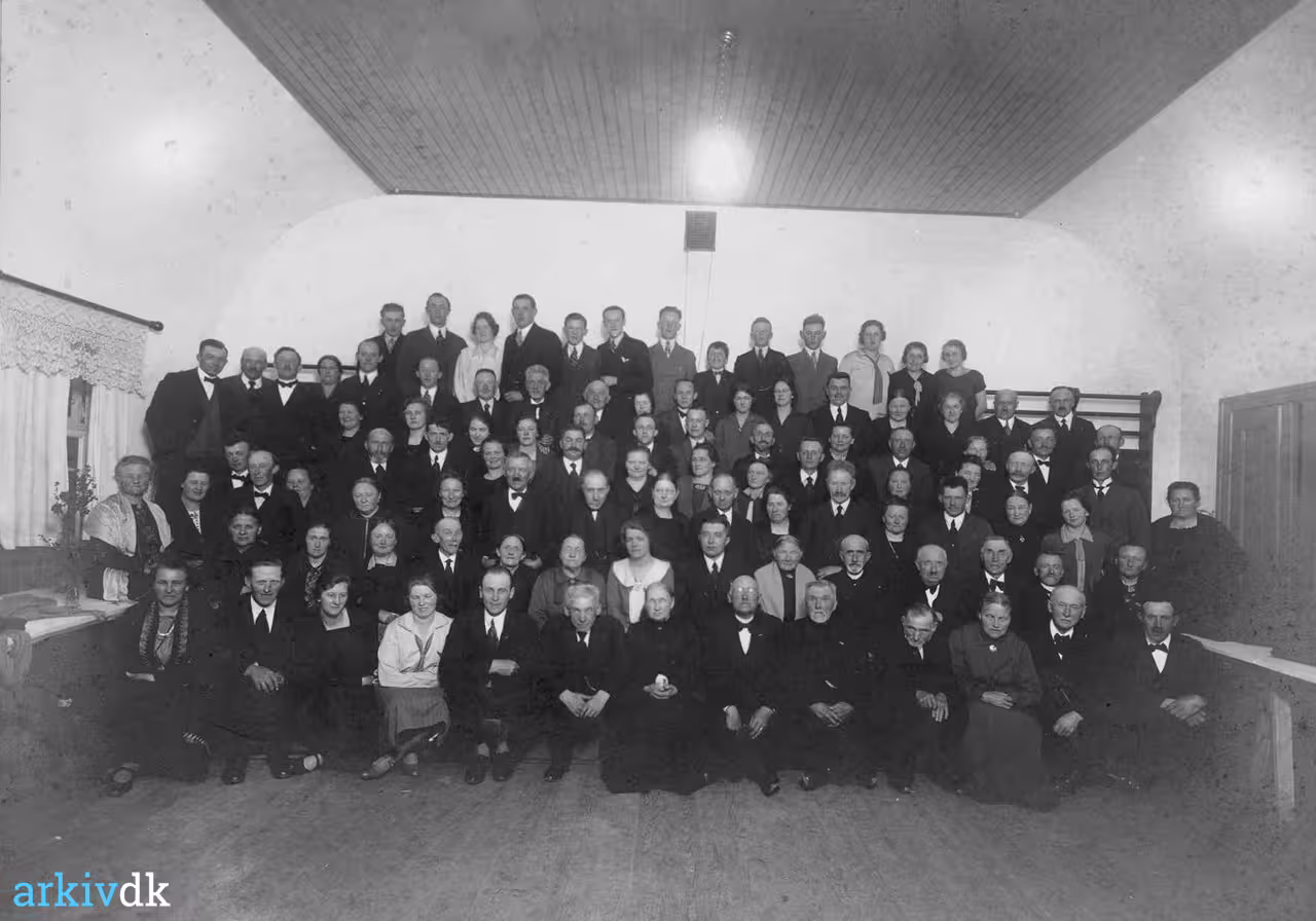 arkiv.dk | AFSKEDSFEST FOR LÆRER KNUD KNUDSEN, Ø.Alling, APRIL 1928