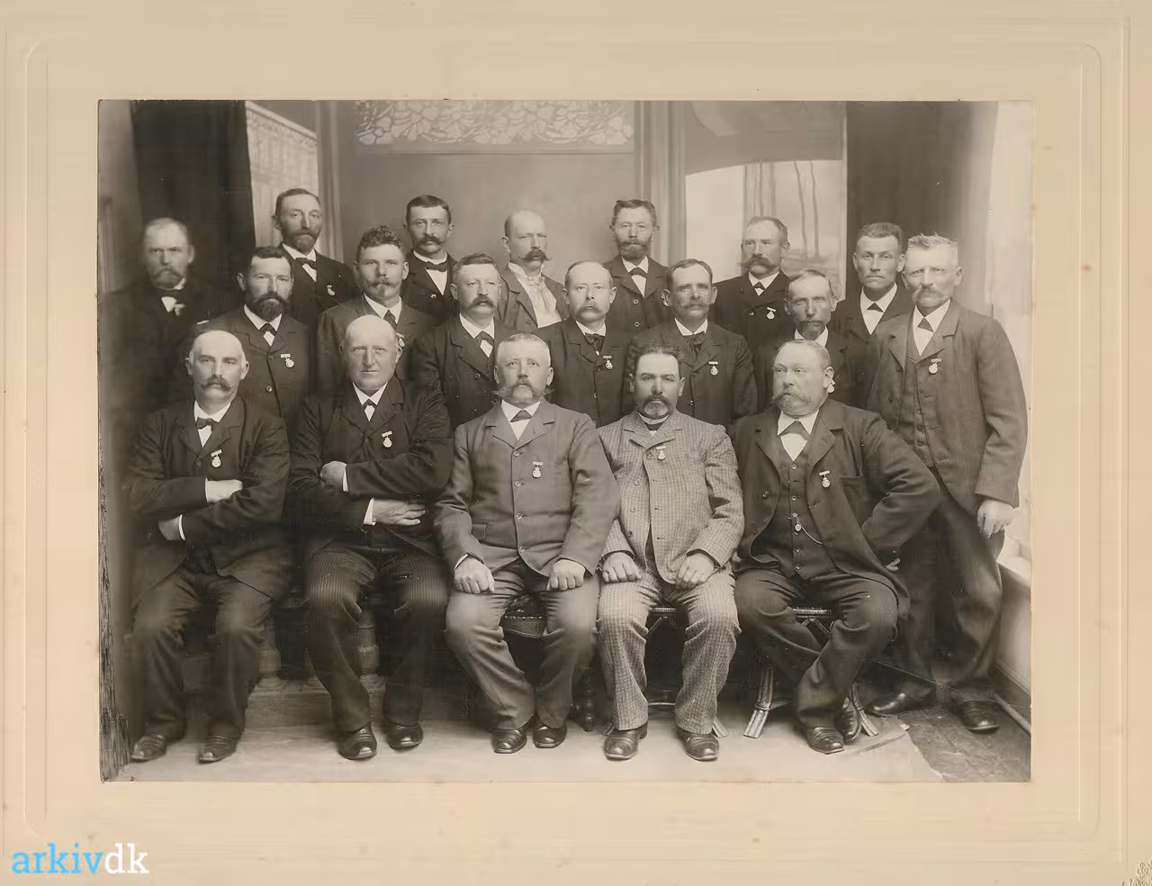 arkiv.dk | Bestyrelsen, De danske Forsvarsbrødre, Møn