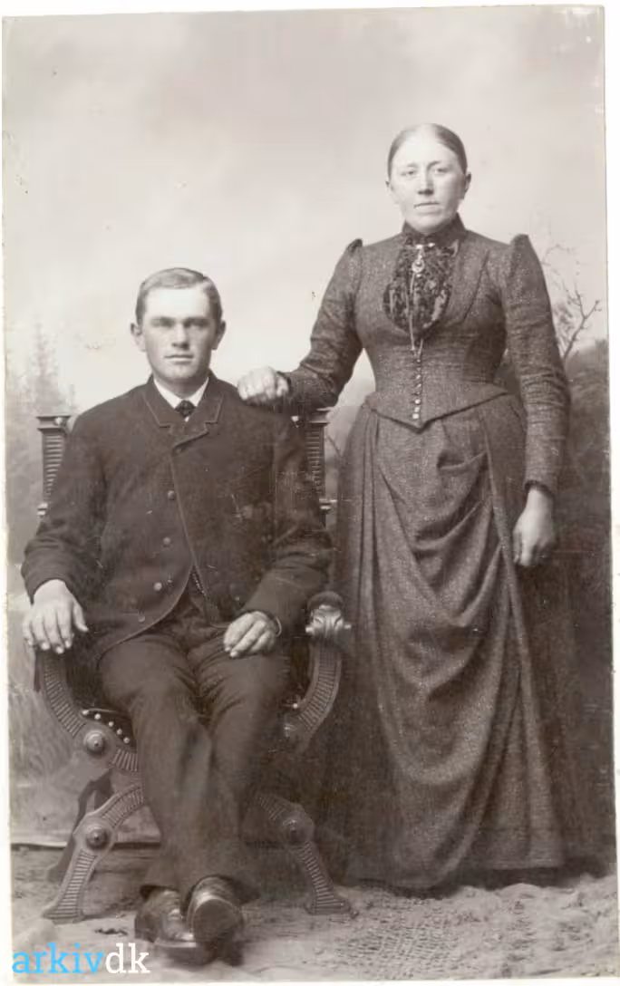 arkiv.dk | Rasmus og Ane Johanne Larsen, Pilegård, Hobyvej 25, Gloslunde, 4983 Dannemare