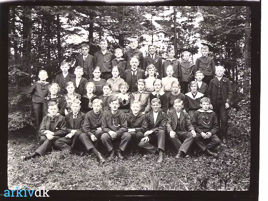 arkiv.dk | Konfirmander, i Fåborg ca.1940