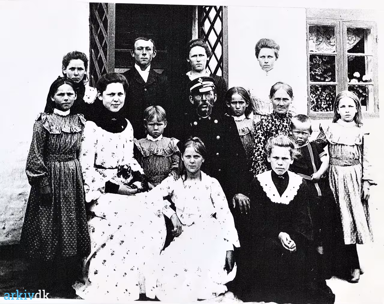 arkiv.dk | Postbud Jens Jensen og hans familie- Ishøj