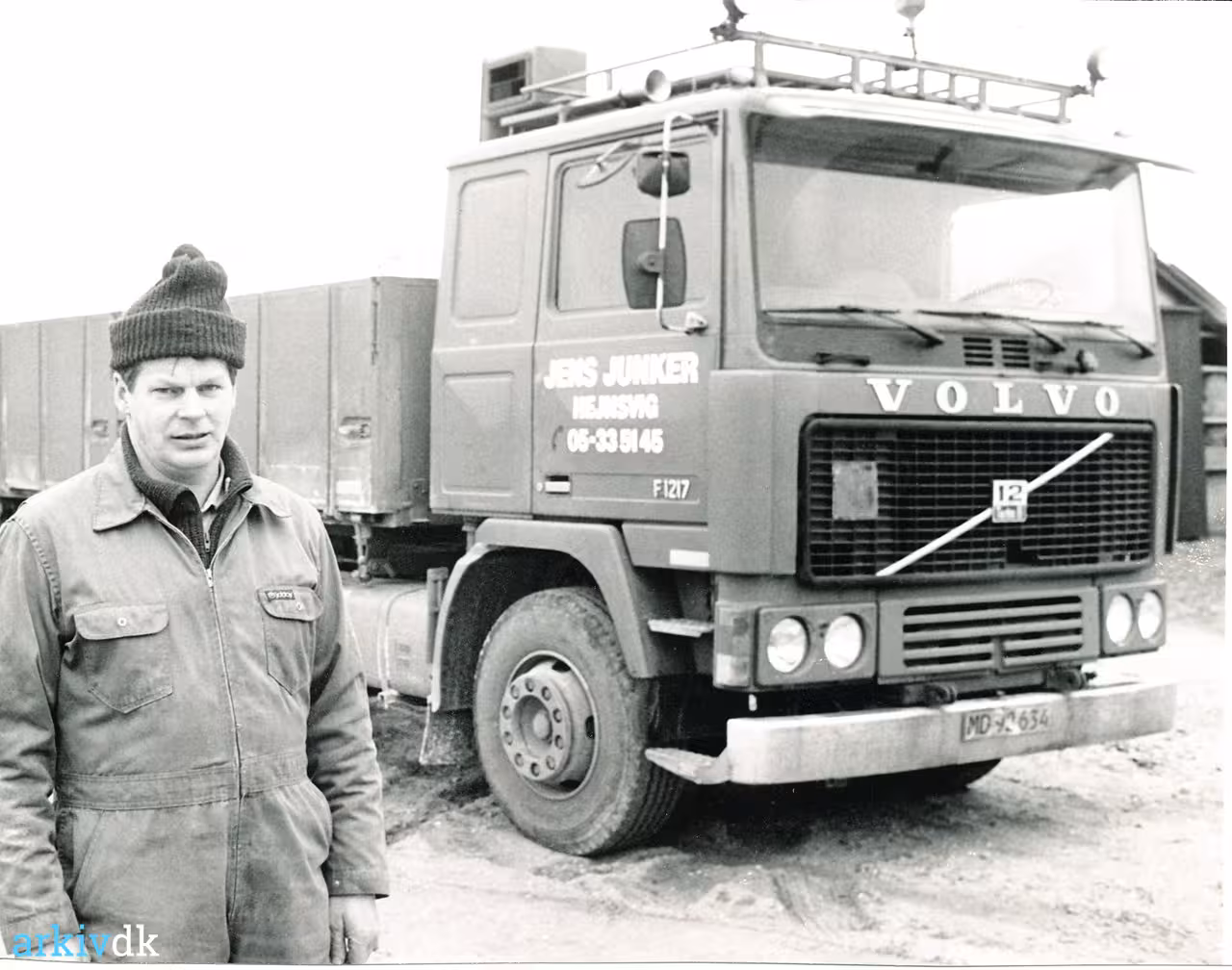 arkiv.dk | Vognmand Bjarne Jensen,Kathrinebjerg har købt Jens Junkers lastbil 1991