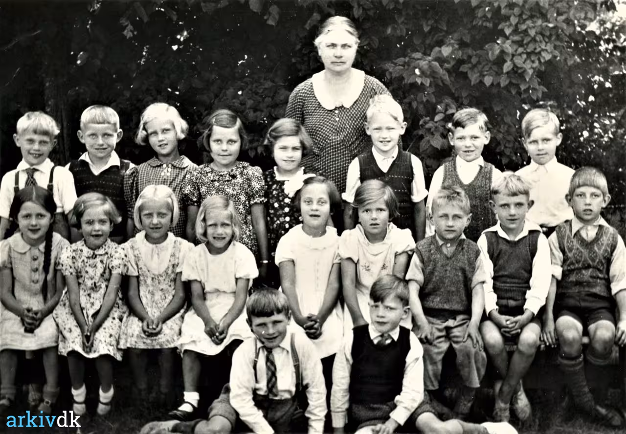 arkiv.dk | Svenstrup skole, klassebillede, 1931 - 1942