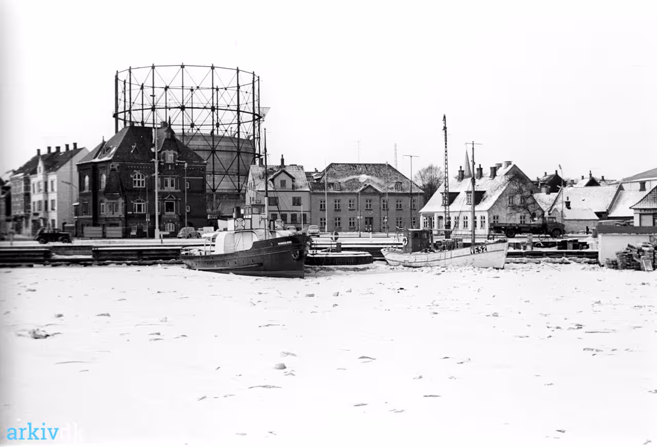 arkiv.dk | Isvinter i Vejle Havn, 1963