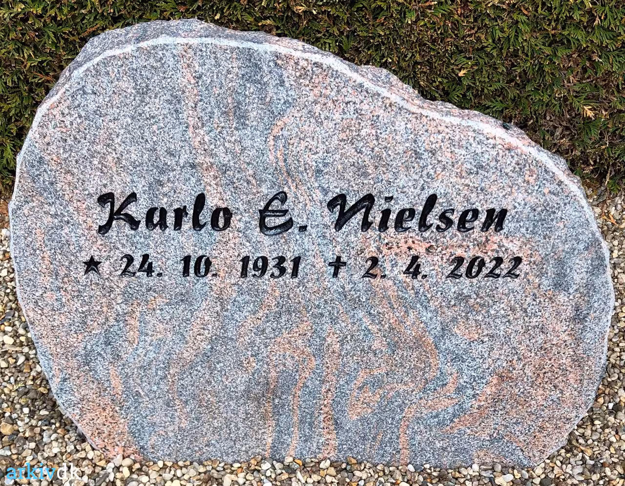 arkiv.dk | Gravsten Karlo Emil Nielsen Agerbæk